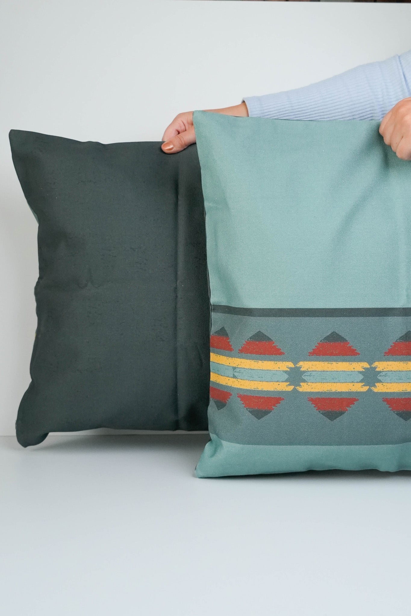 Modern blue Sadu cushion 50x50 cm – Monor Design
